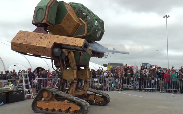 MegaBot II Tantang Kuratas Dalam Duel Robot Raksasa