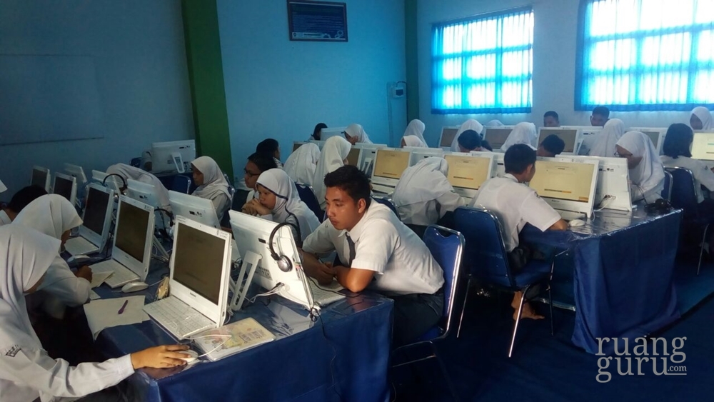 Ruangguru Hadirkan Smart School, Penerapan Teknologi Pendidikan ...