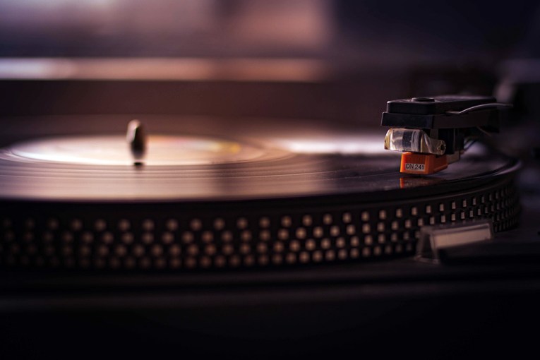 Penjualan Vinyl Terus Naik, Kini Industri Musik Bersiap Menyambut ...