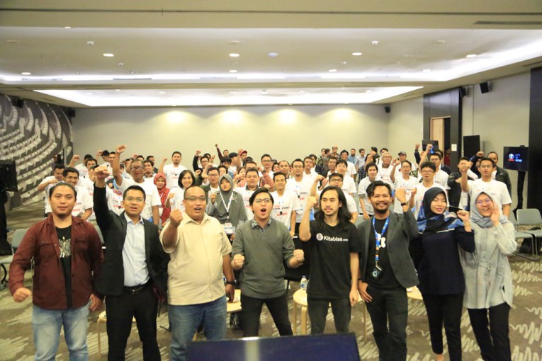 Mengenal Lebih Jauh Data Driven Product, Roadshow Toyota Fun/Code ...